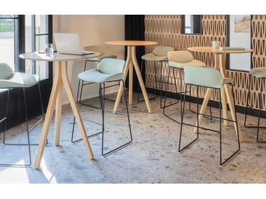 NUEZ TABLE By Andreu World design Patricia Urquiola