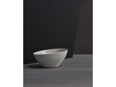 ONDA Porcelain serving bowl By Society Limonta | design Beatrice Rossetti