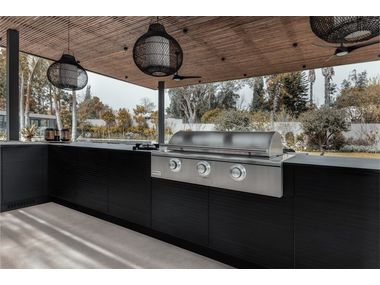 VILLA IN SAVION Outdoor kitchen By Outopia