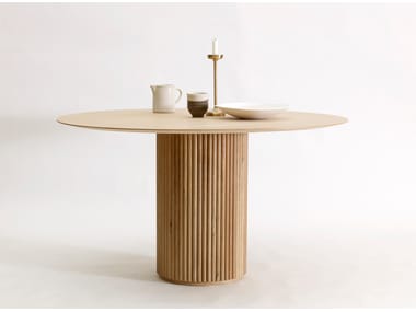 PALAIS ROYAL Round oak table By ASPLUND | design Anya Sebton, Eva Lilja ...