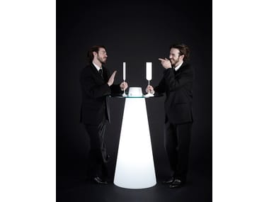 Polyethylene high table with light PEAK By SLIDE design Aksu&Suardi Studio