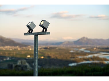 PERISKOP Outdoor floodlight By Linea Light Group