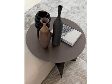 PIERRE Round metal coffee table By Flou