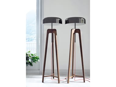 PILEO | Floor lamp Walnut floor lamp By Porada | design Sovrappensiero