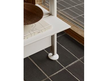 PIRA G2 Floor-ceiling mounted bookcase By String Furniture