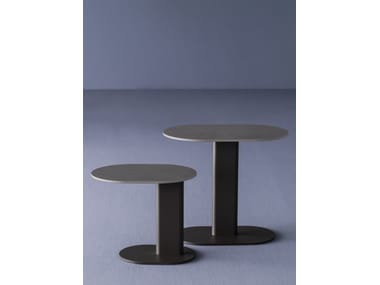 PLINTO Oval aluminium side table By Varaschin | design Pio & Tito Toso