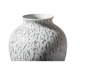 POST SCRIPTUM Round porcelain vase By Cassina | design Formafantasma