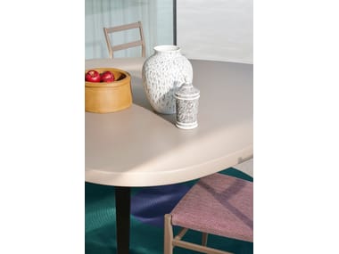 POST SCRIPTUM Round porcelain vase By Cassina | design Formafantasma