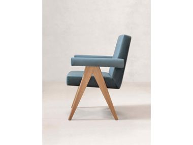 UPHOLSTERED OFFICE CHAIR Silla By Phantom Hands