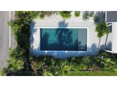 PRESTIGE Swimming pool By Desjoyaux