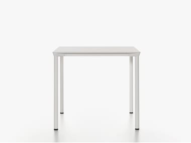 MONZA Mesa apilable cuadrada By Plank | design Konstantin Grcic