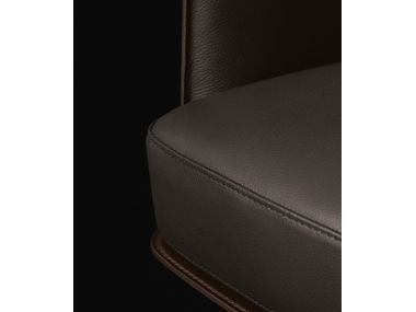 STANFORD LOUNGE Swivel leather armchair with 4-spoke base with armrests ...