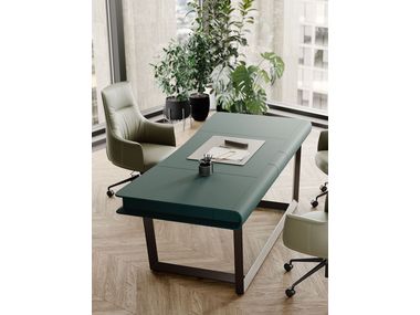 ARCHIBALD TASK EXECUTIVE Office chair By Poltrona Frau
