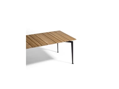 SOLARIA Rectangular aluminium and wood garden table By Poltrona Frau