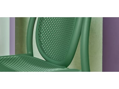 REMIND 3730 Chair By Pedrali | design Eugeni Quitllet