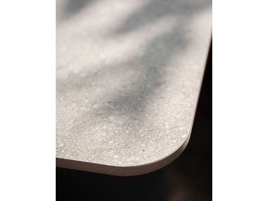 BUTTON Square porcelain stoneware garden side table By RODA