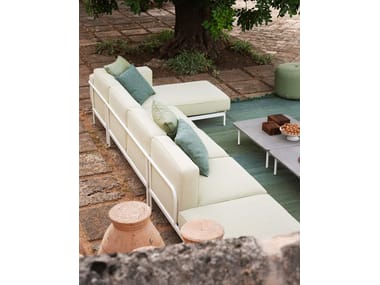 ESTENDO Sectional modular fabric garden sofa By RODA | design Luca Pevere