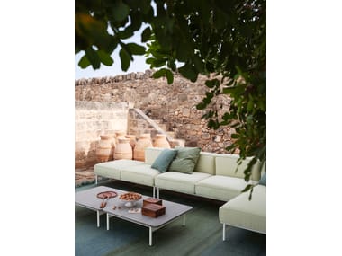 ESTENDO Sectional modular fabric garden sofa By RODA | design Luca Pevere