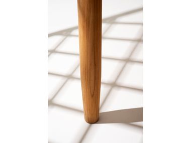 LEVANTE Round teak garden table By RODA | design Piero Lissoni