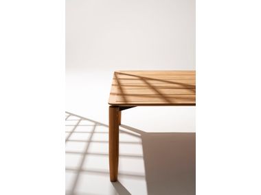 LEVANTE Square teak garden table By RODA | design Piero Lissoni