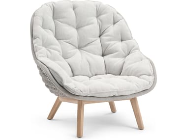 SANDUA | Garden armchair with armrests By MANUTTI design Robin Hapelt