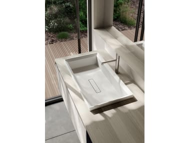 SENSE 09 Wall-mounted vanity unit with mirror By Ideagroup | design Aqua