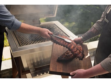 SHOKUNIN KAMADO GRILL Barbecue a carbonella in acciaio inox By Kalamazoo