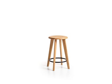 JOLLY High solid wood stool with footrest By SIPA