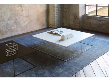 SLIM IRONY Square low painted metal coffee table By Zeus | design ...