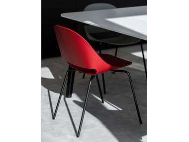 SLL18 | Chair By Bulo design Léon Stynen