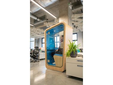SOLO Office booth By Loop Phone Booths | design Onetwosix