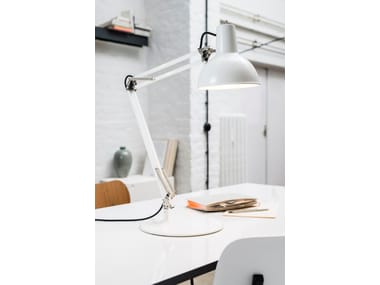 SPRING-BALANCED LAMP | Desk lamp By Midgard Licht