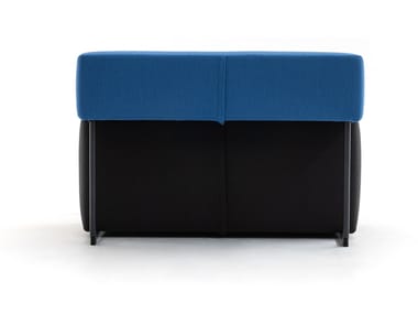 SQUARE | Sofá pequeño By Moroso diseño Jonathan Olivares