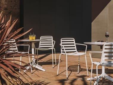 STREET | Chair with armrests By ENEA design Estudi Manel Molina