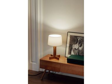 FAD LED oak table lamp By Santa & Cole | design Miguel Milà