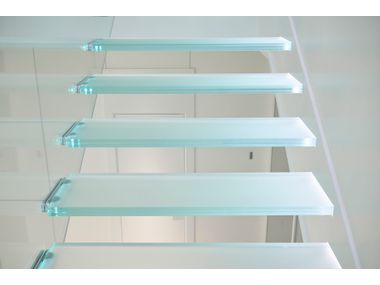 Scala a giorno in vetro con LED MISTRAL ST. MORITZ - Siller Treppen ...