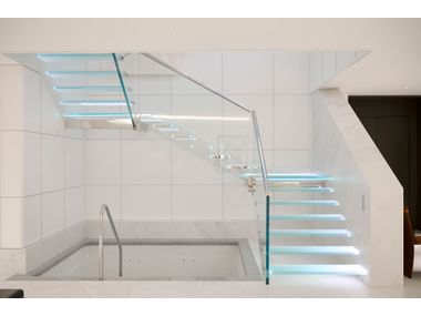 Scala a giorno in vetro con LED MISTRAL ST. MORITZ - Siller Treppen ...