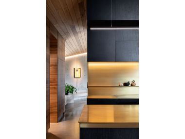 TAGLINE ON linear lighting profile By Delta Light