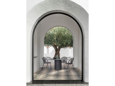 TALO Round garden table By EXPORMIM | design Altherr Désile Park