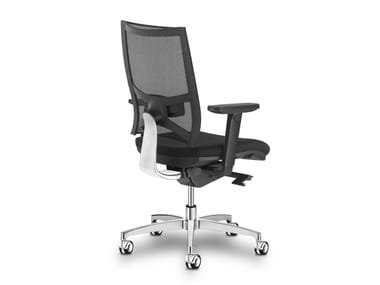 TEAM STRIKE Mesh office chair with 5-Spoke base with armrests By ...