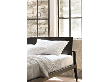 Letto matrimoniale in legno THEO By Lema design Studio Kairos
