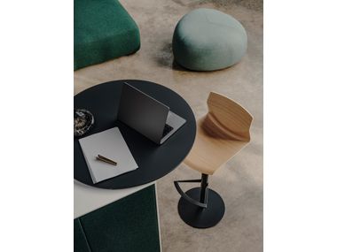 THIN Swivel high stool By Lapalma | design Karri Monni