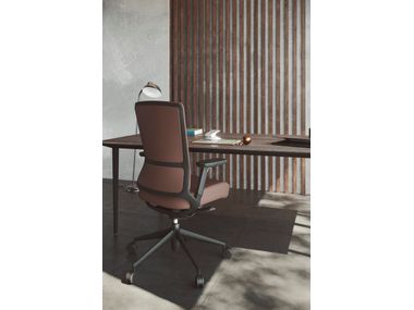 TNK 500 Ergonomic swivel office chair By ACTIU | design Alegre Design