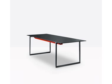 TOA DESK | Office desk By Pedrali design Robin Rizzini