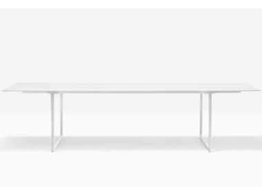 TOA TABLE OUTDOOR Tavolo By Pedrali | design Robin Rizzini