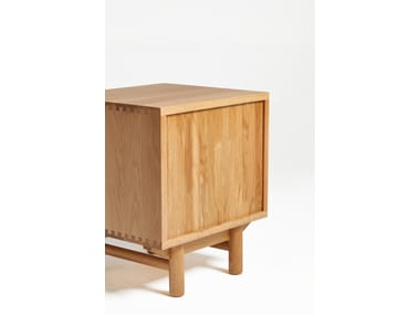 TORII | Bedside table By grado design