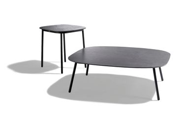TOSCA Square ceramic garden side table By TRIBÙ