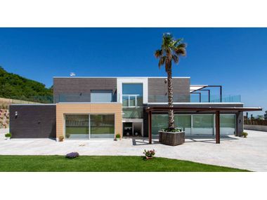 TRESPA® METEON® EXTERIOR Panneau pour façade en HPL By TRESPA INTERNATIONAL