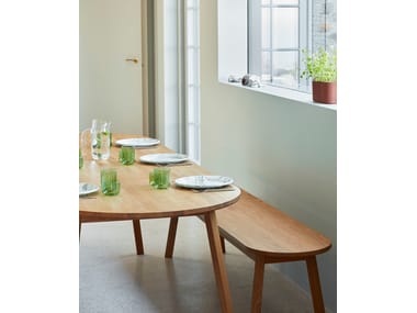 TRIANGLE LEG Oak bench By Hay | design Jones Neville