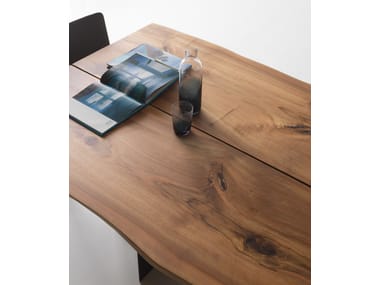 PLURIMA Table By Tabula